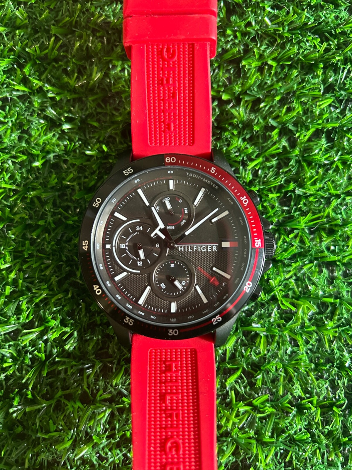 Tommy Hilfiger 1791722 46mm Stainless Steel Black Case with Rubber Red ...