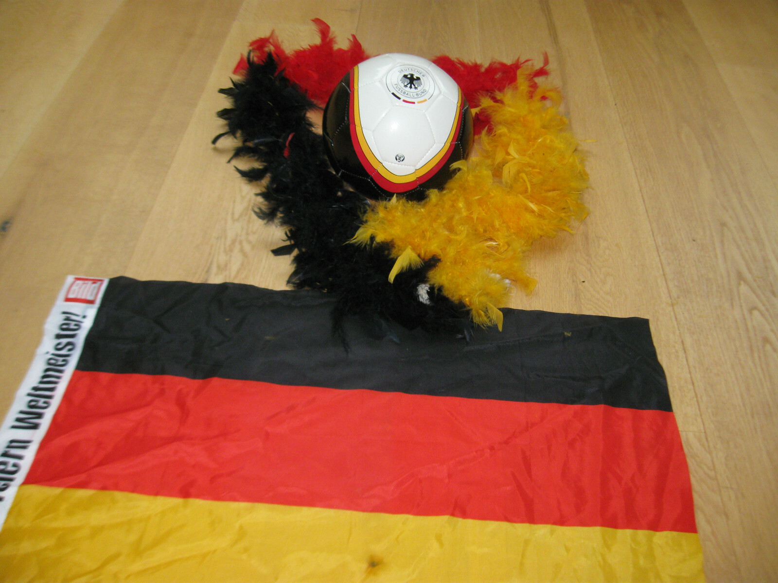 DFB Fussball Nationalmannschaft 3 Fan Set Fussball, Federboa & Fahne ...