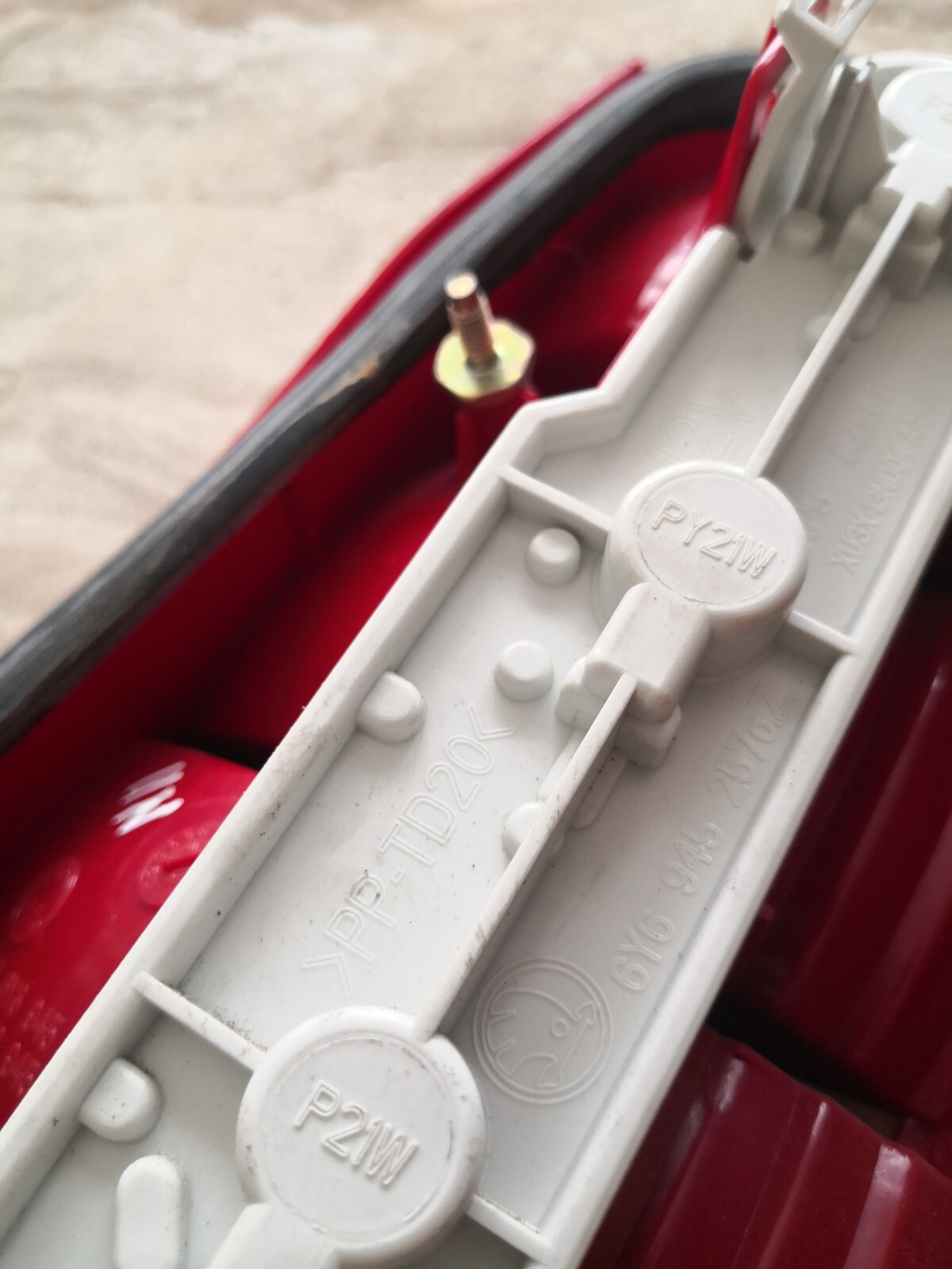 Skoda Fabia 2003/Left Rear Taillight/6Y6945095B/6Y6945111B | eBay