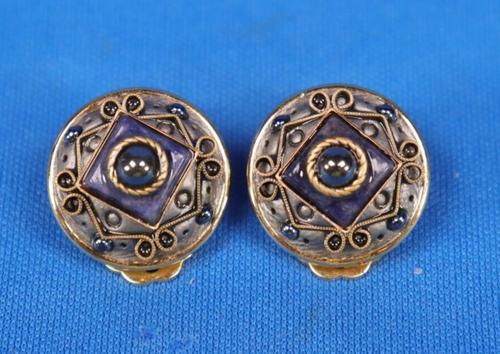 JS13 Michael Golan Earrings Round with Abstract Design Raised Dome Gray ...