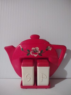 Superlon Plastic Vintage Salt And Pepper Wall Mount Teapot Hanger Red ...