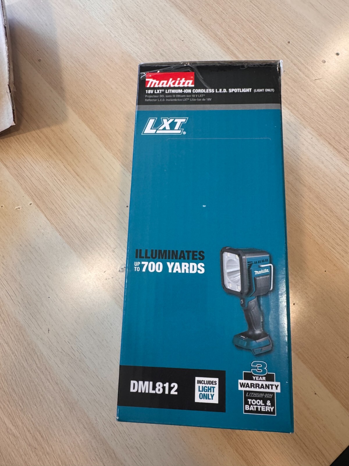 Makita DML812 18V Lithium-Ion Cordless LED Flashlight 88381896245 | eBay