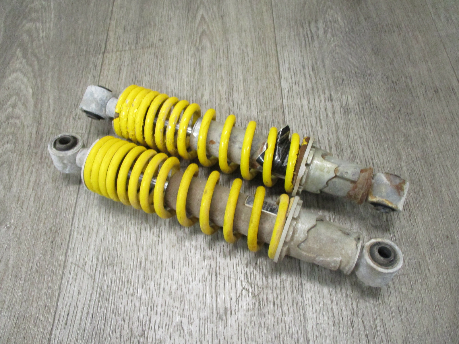 1986 86 Yamaha YFM 225 YFM225 Moto4 ATV Four Wheeler Suspension Yellow ...