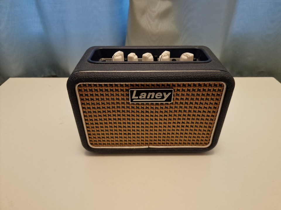 Laney MINI-ST-LION-2 Portable Battery Powered Guitar Amplifier (NEW ...