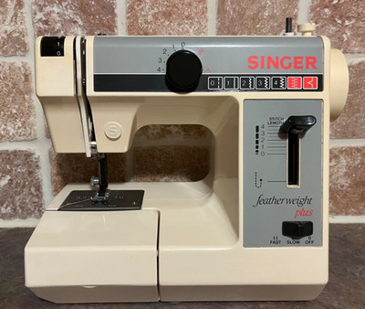 Singer Rare Model 324 White Featherweight Plus Sewing Machine No Power ...