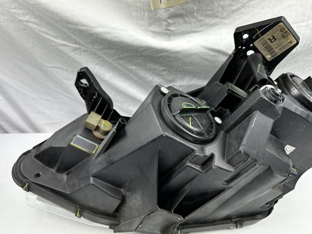 2016 2017 2018 Chevrolet Camaro Right Halogen Headlight Lamp 84244102 ...