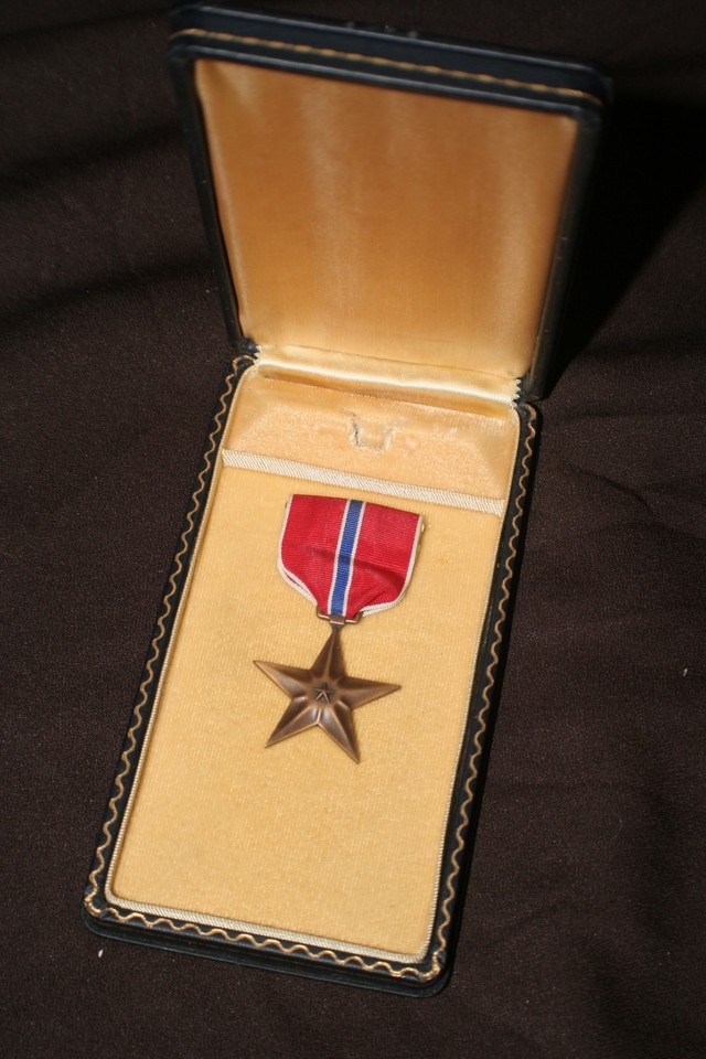 WW2 NOS American U.S. Bronze Star Medal in Presentation Case / Unnamed ...