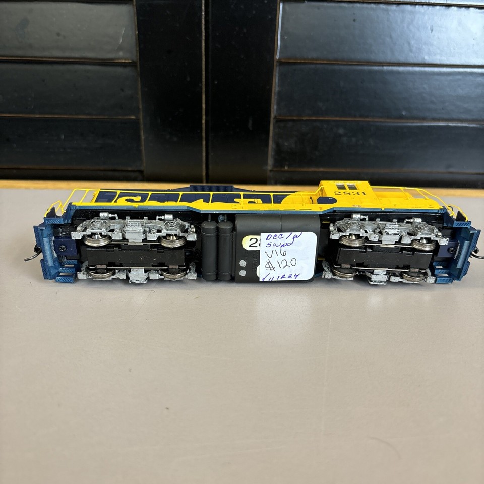 Proto 2000 Santa Fe 2831 GP-7 DCC Sound HO Scale Train | eBay