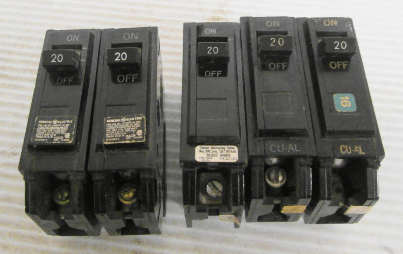 Mixed Lot of (5) GE 20A 120/240VACCircuit Breakers (3) THQL (2) TQL-AC ...