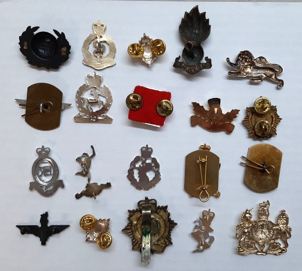 Assorted British Military Badges Various Regimental Insignia 1 Lot of ...