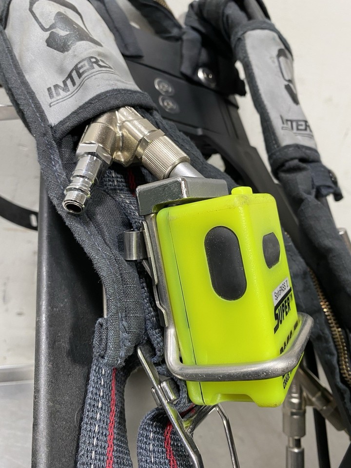 Interspiro Spiromatic S4 SCBA Rig Regulator Harness with MASK & Case ...