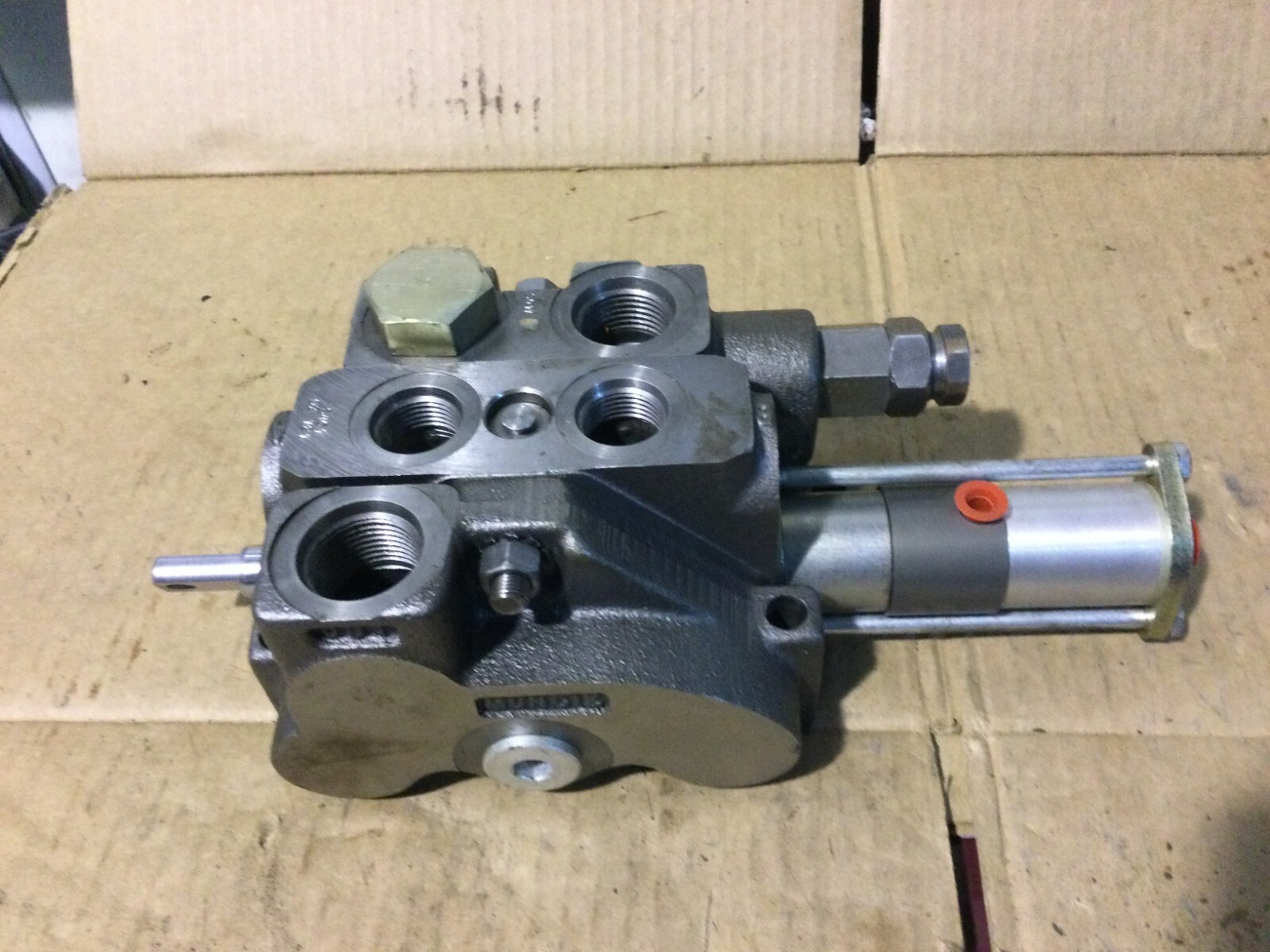 Muncie Flow Control Valve 102/4/09601 for sale online | eBay