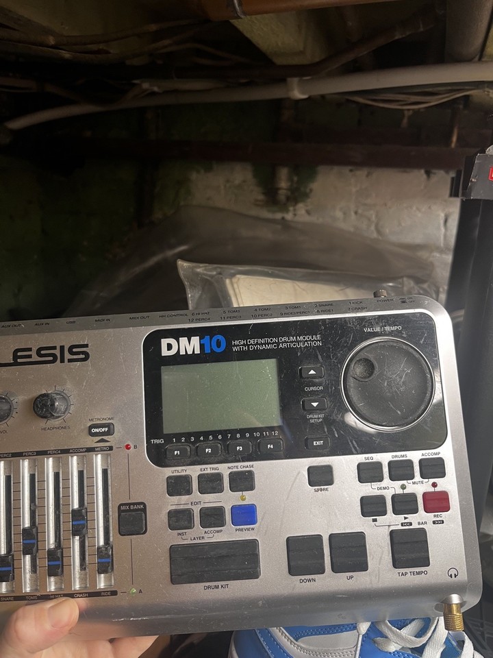 Alesis DM10 Electric Drum Kit Module Brain Midi In Out High Definition ...