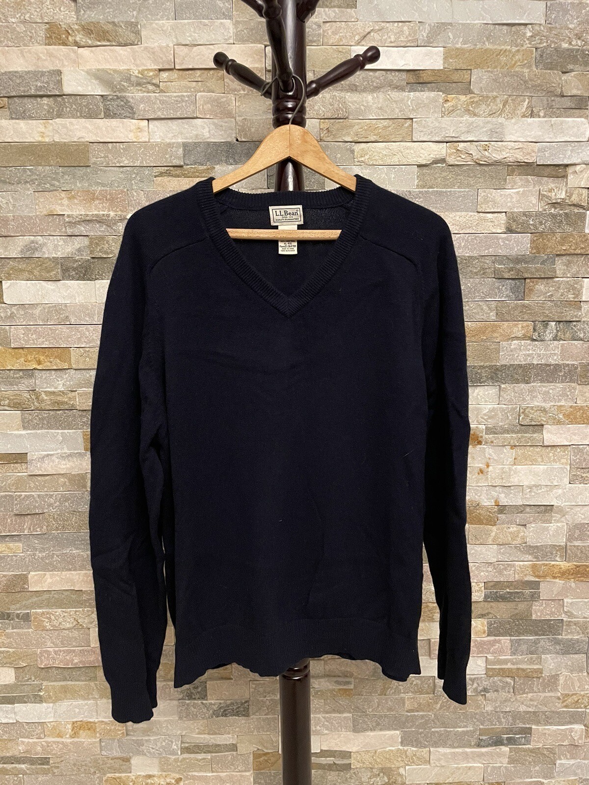 LL Bean Men’s Size X Large 100% Lambs Wool Pullover V-Neck Sweater Navy ...