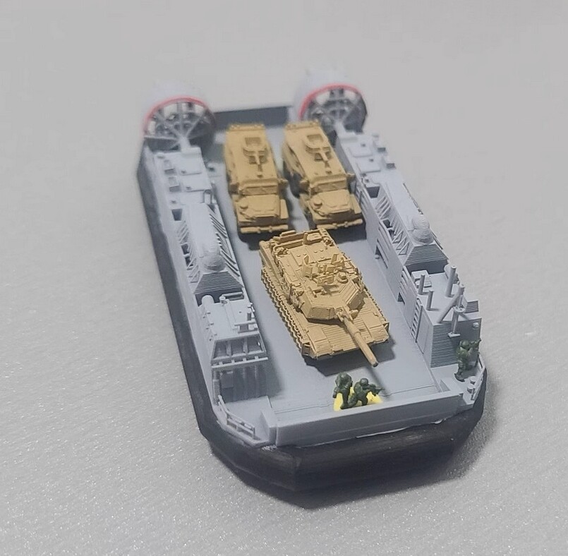 1/350 LCAC M1A2 Tank +2PCS Puma Armored Vehicle +3PCS Soldier Finished ...