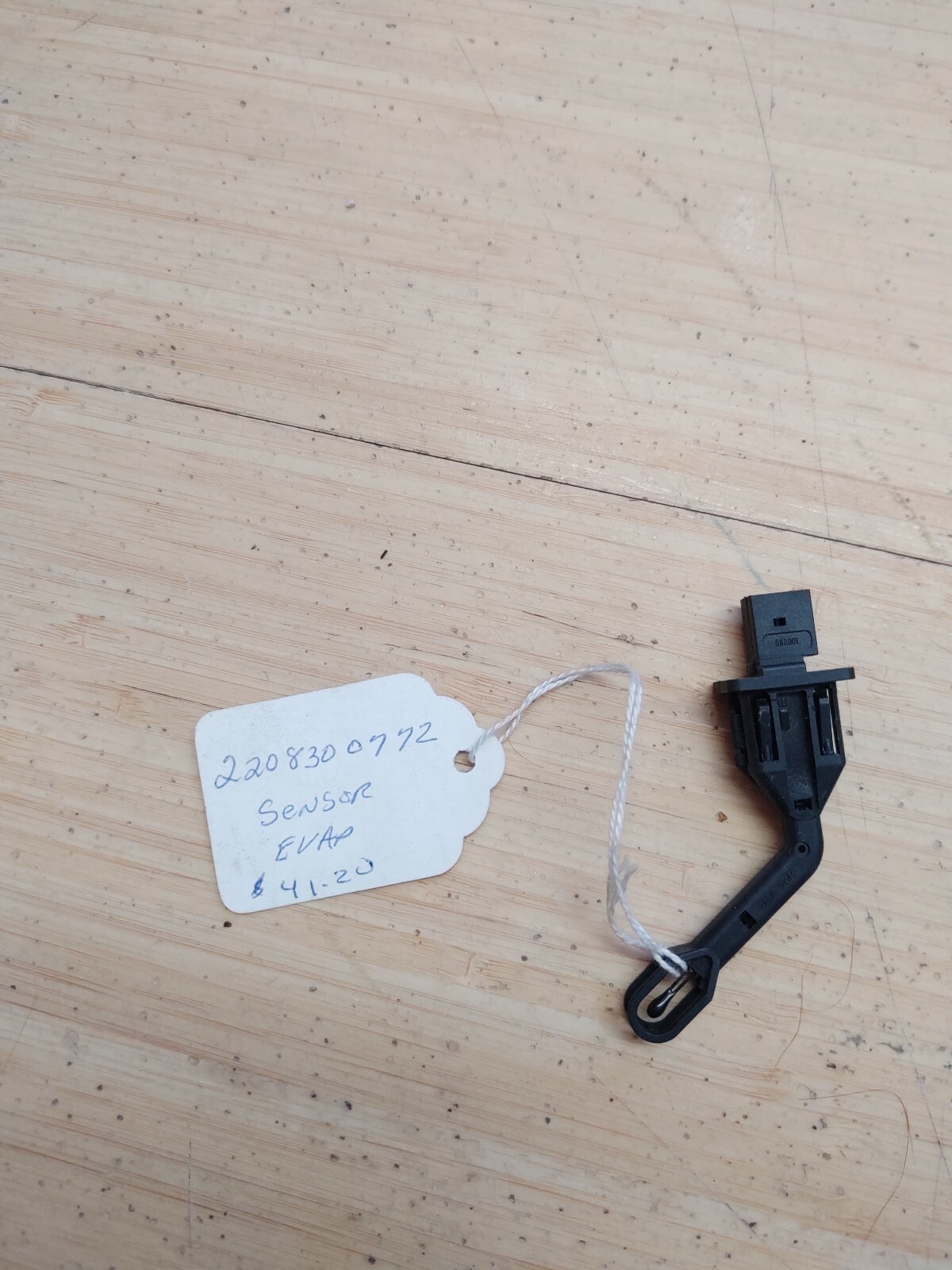 MERCEDES OEM-A/C Refrigerant Temperature Sensor 2208300772 NOS | eBay