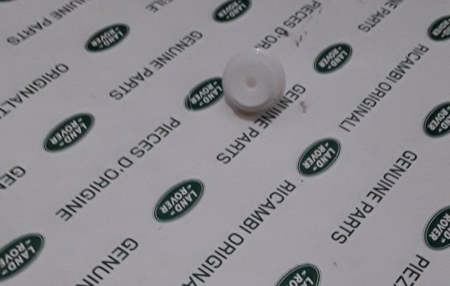 GENUINE JAGUAR XK 2017 I-PACE 2019 SIDE SKIRT MOULDING CLIPS T4N6901 ...