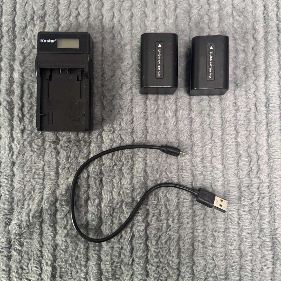 Sony FDR-AX33 Handycam Digital 4K Video Camera Camcorder 20.6MP With ...