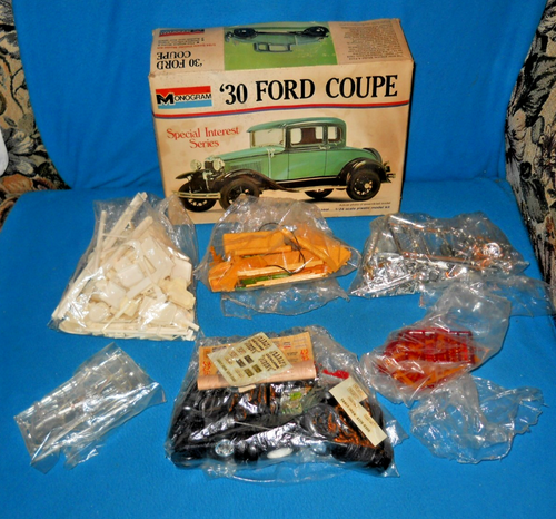 Vintage Lot of Assorted Plastic Model Car Parts & '30 Ford Couple Model ...