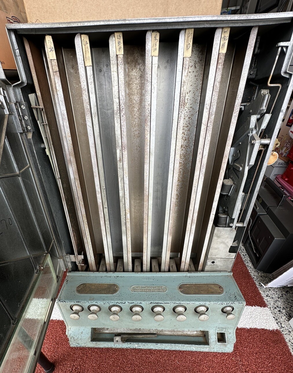 Vintage 1930’s Art Deco Rowe “Aristocrat” Cigarette Vending Machine w ...