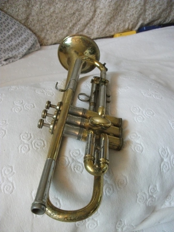 Holton Model 48 Trumpet w/ CASE and original guide - EXCELLENT PLAYER ...