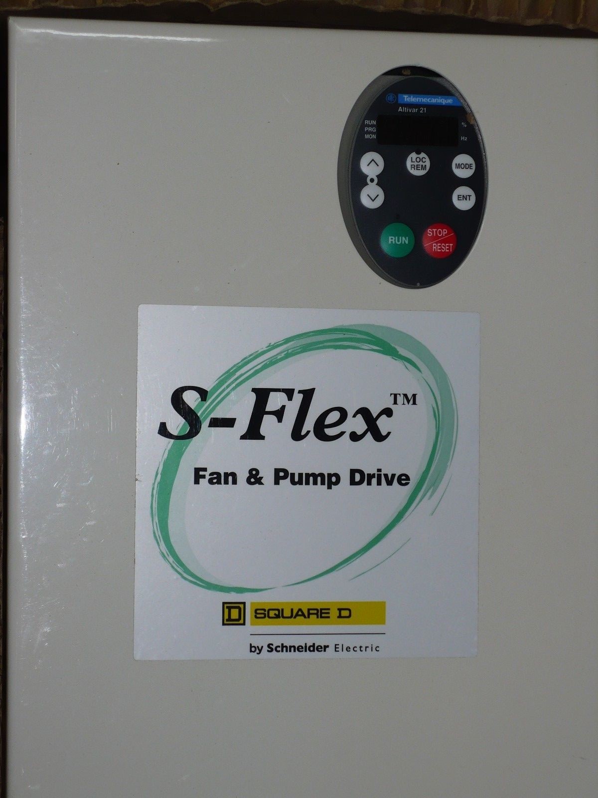 Square D Sfd21cg2y S-flex Variable Frequency Drive 208 Volt 1hp for ...