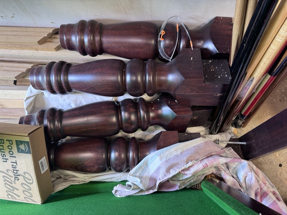 Snooker Table slate bed, approx 7ft x 4ft With Cues, Snooker Balls ...
