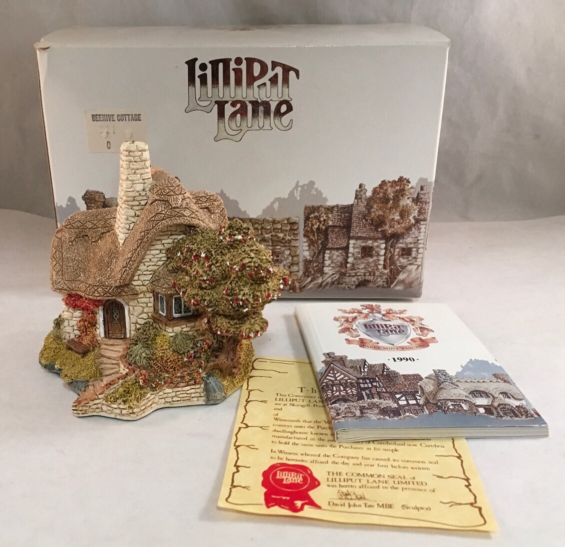 VINTAGE LILLIPUT LANE MINIATURE COLLECTIBLE COTTAGE MIB BEEHIVE ...