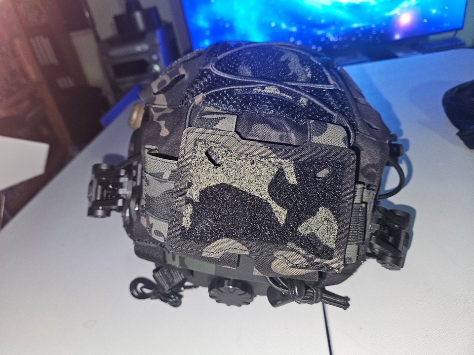 FAST style Arc Rail helmet Black includes Headset, Helmet light, Plus ...