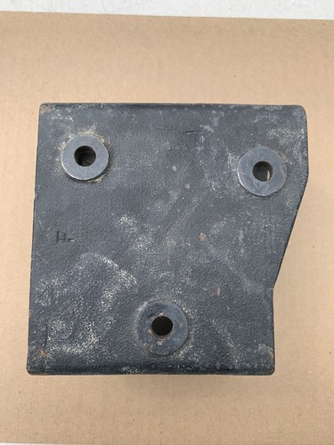 NOS M998 HMMWV HUMVEE RH 6.5L ENGINE MOUNT BRACKET 12339133 | eBay