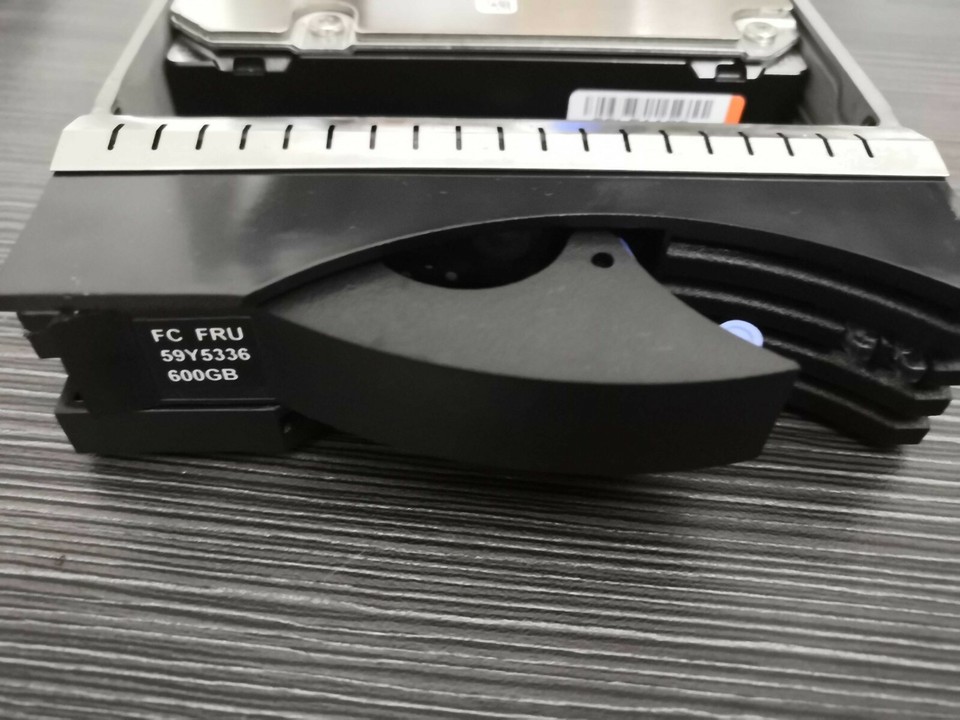 IBM 41Y8499 59Y5460 59Y5336 59Y5322 0B24490 - 600GB 15K RPM 4 GB FIBRE ...