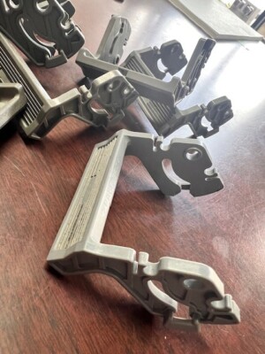 01 02 03 04 C5 Corvette ABS EBCM Module GREY LOCKING CLIP OEM BRACKET ...