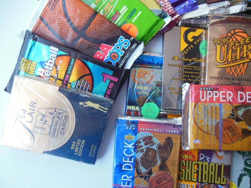 LOT OF OLD UNOPENED BASKETBALL CARDS PACKS (Michael Jordan + Many RC's ...