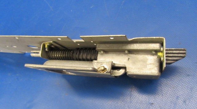 Cessna 172 Door Latch Assembly and Serviceable for sale online | eBay
