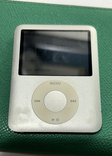 Apple iPod Nano 3rd Generation A1236 4GB Silver (WORKING) | eBay