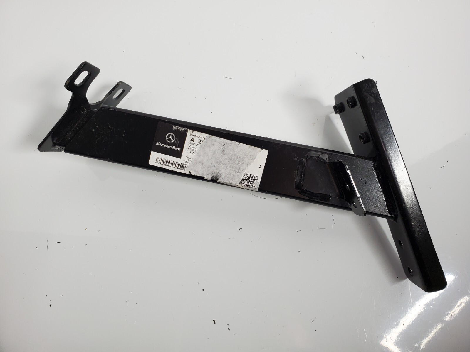 Mercedes-Benz C-class W205 Radiator Upper Left Bracket A2056207900 ...