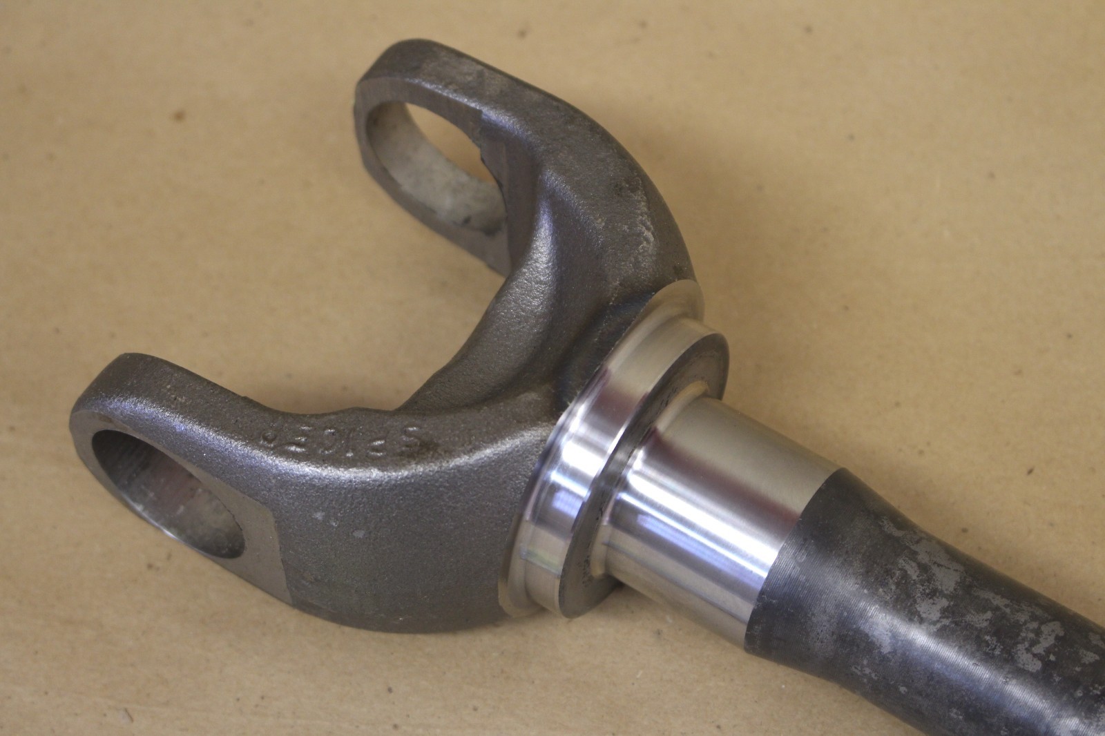 1978 to 1997 FORD F350 DANA 60 OUTER AXLE YOKE SPINDLE SHAFT HIGH ...