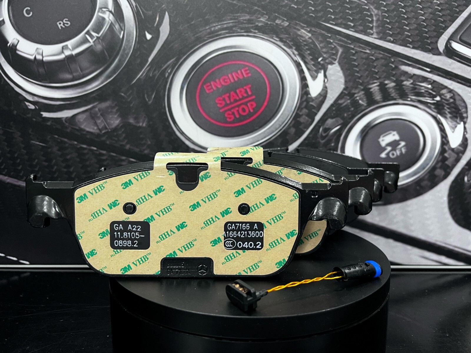 Genuine Mercedes-Benz 166 ML GL FRONT Brake Pads inc Sensor A0004200405 ...