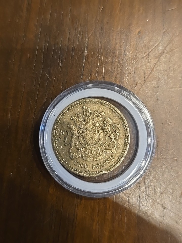1983 United Kingdom One Pound Coin Queen Elizabeth II | eBay