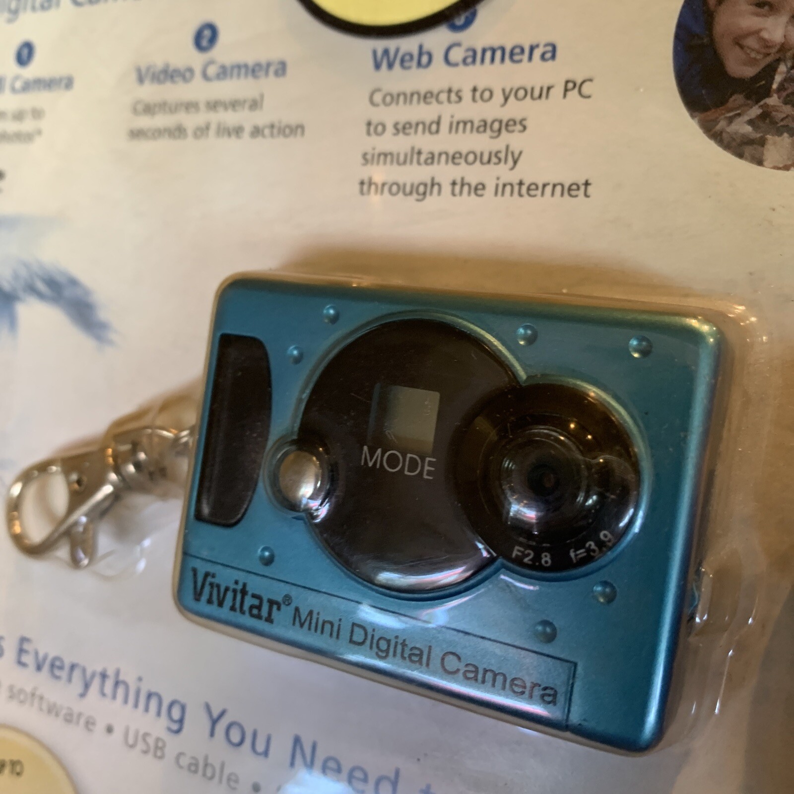 Vivitar Compact 3 in 1 Mini Keychain Digital Camera With Accessory Kit ...