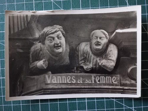 XH847 CPA circa 1930 sculpture bois Vannes et sa femme | eBay