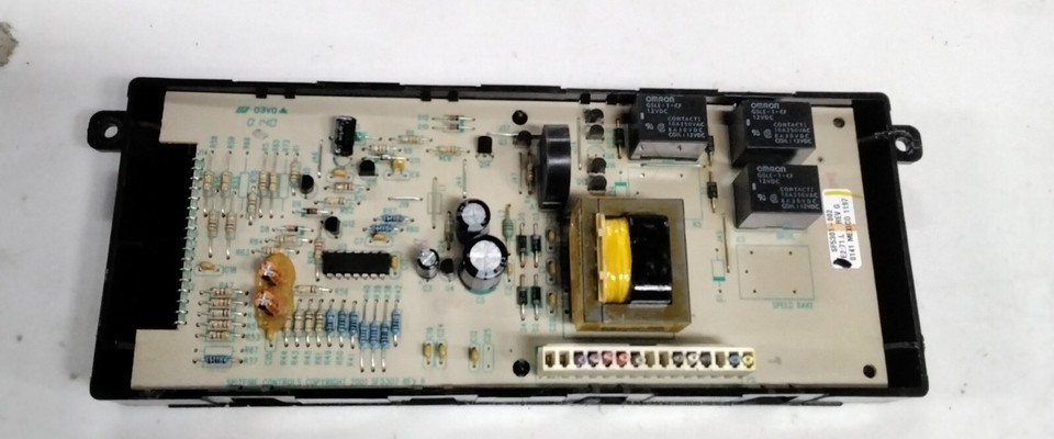 Frigidaire Control Board (scuffed case and miss 2 mount hole ) Part ...