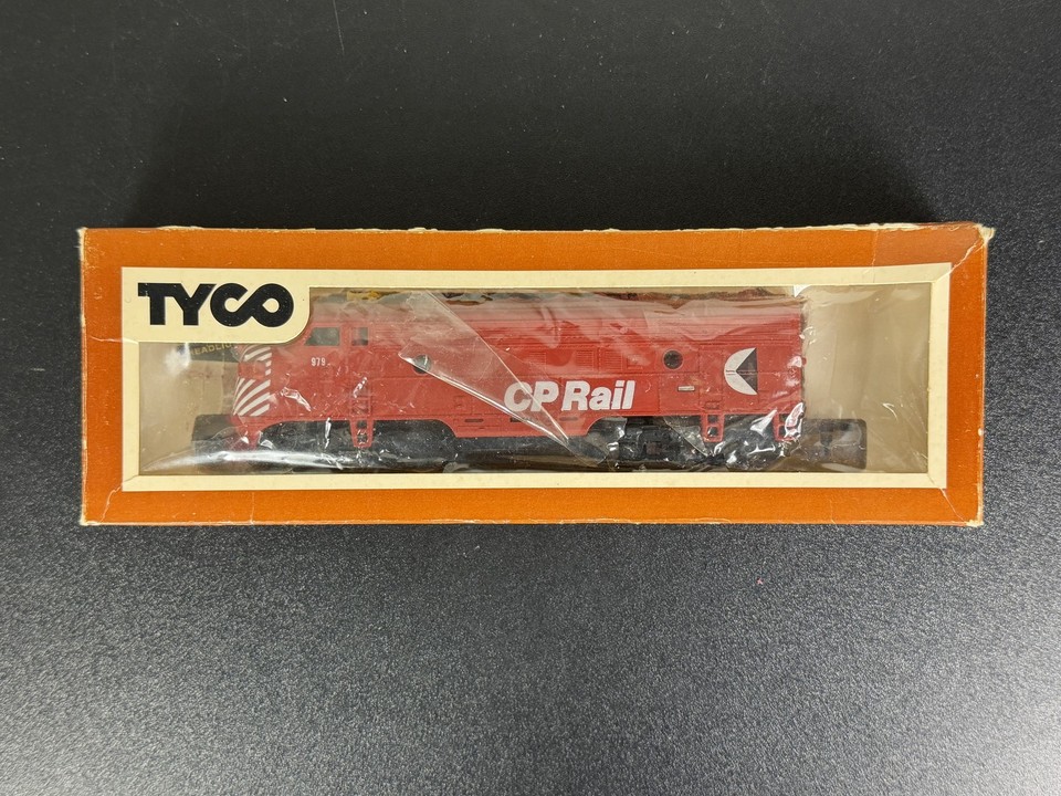 NIB TYCO HO Scale CP Rail F9 A Unit Diesel Locomotive 979 Powered ...