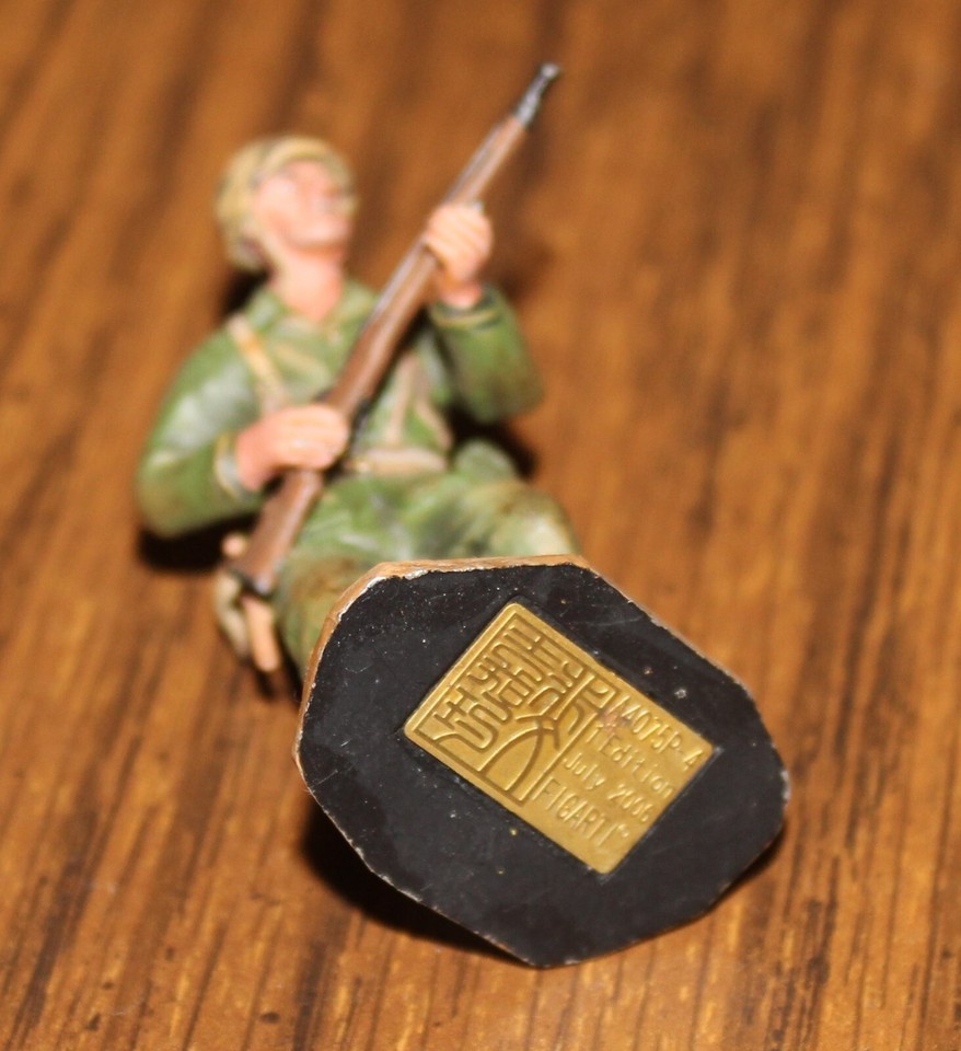 Figarti Miniatures First Edition A4075P-4 Soldier Advancing | eBay
