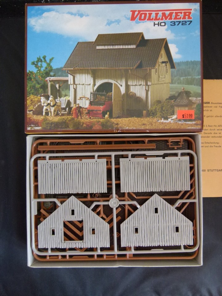 Various HO Scale Farm Buildings - different manufacturers - all unbuild ...