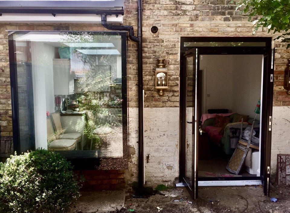 Fully Fitted- Oriel Window | Glass Box Seat | Modern Frameless Glass ...