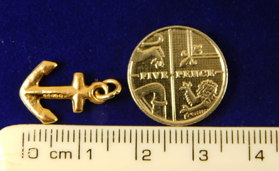 Small Hollow Vintage 9ct Gold Anchor Navy Insignia Charm 1.5 cm Hm 1976 ...