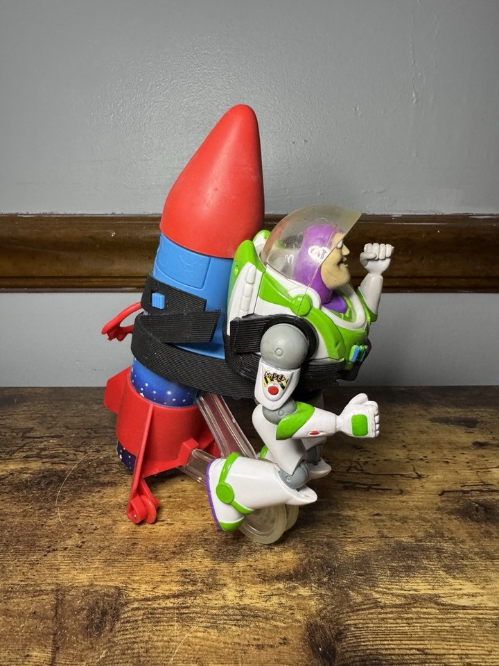 2011 Toy Story Rocket Running Buzz Lightyear Action Pull String - Works ...