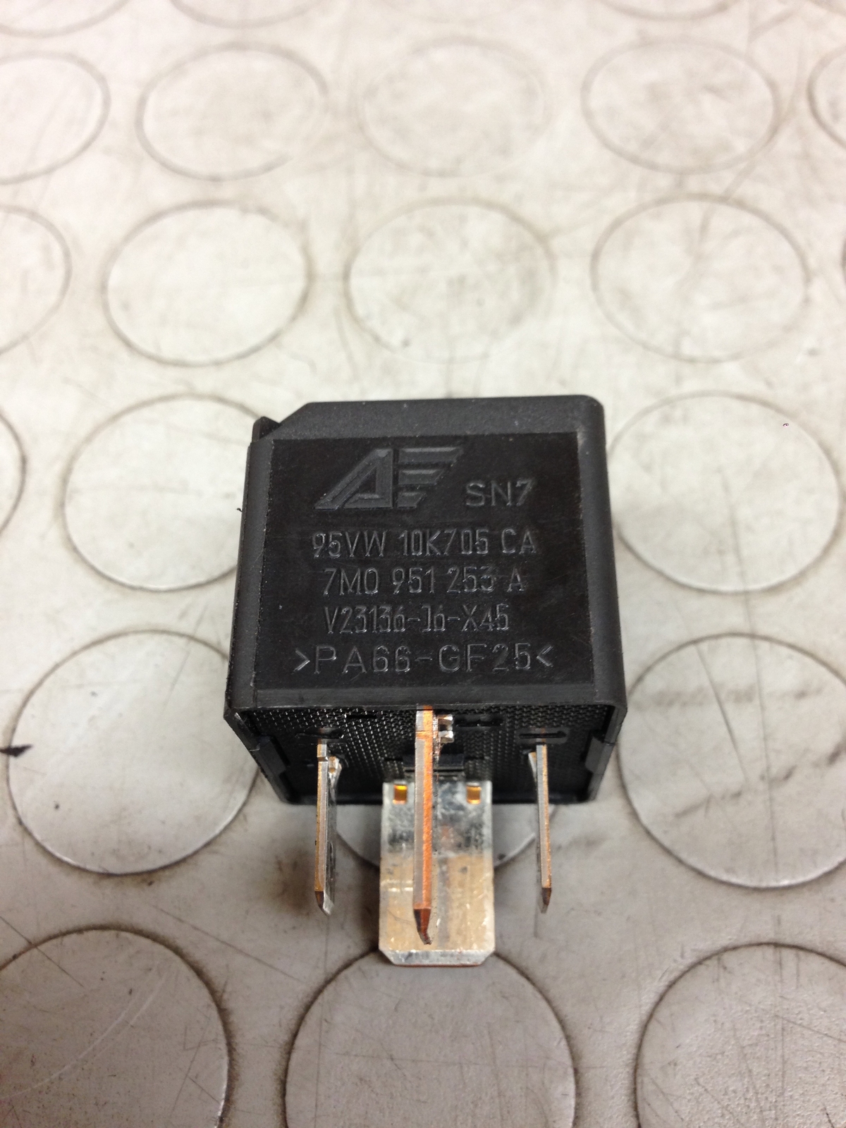 VOLKSWAGEN Golf 4 (1997-2003) 1.9 Tdi 66KW 5P Rele ' Relay 7M0951253A ...