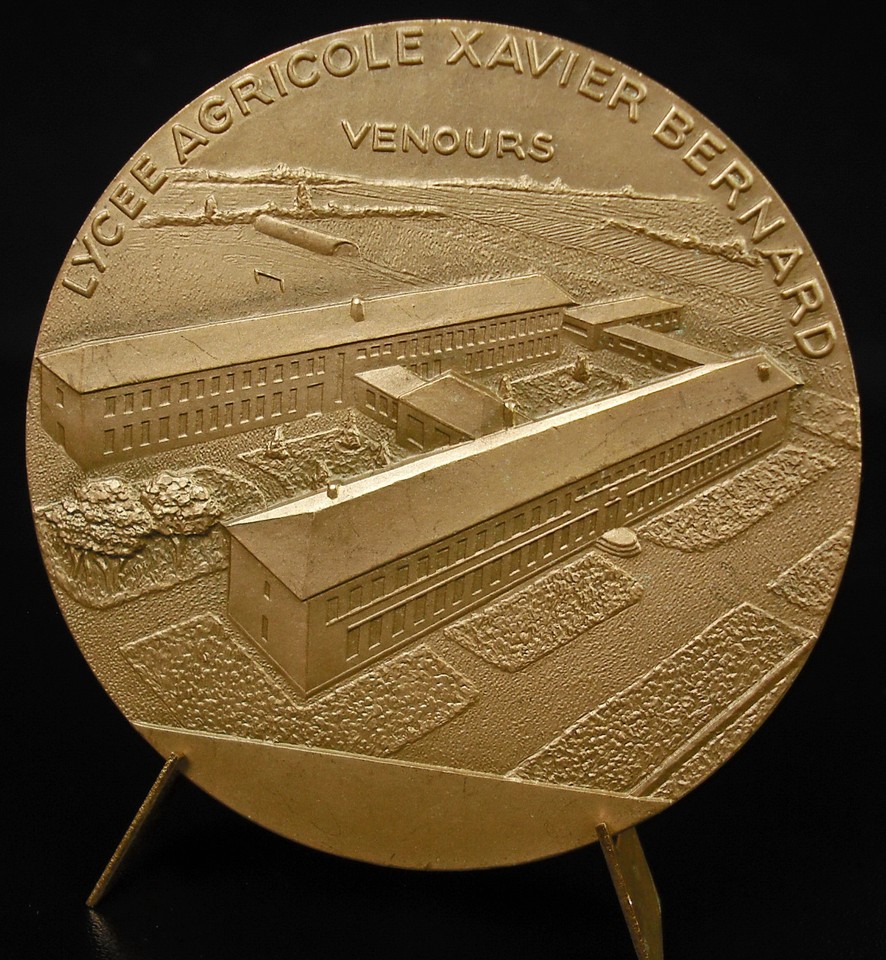 Médaille Lycée agricole de Venours Rouillé fondé par Xavier Bernard ...